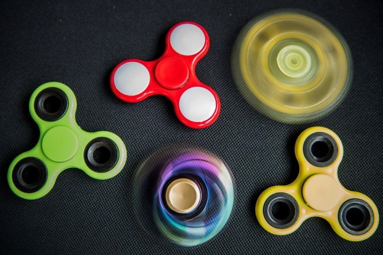 Japão lança ‘hand spinner’ de luxo, que gira por mais de 12 minutos ...