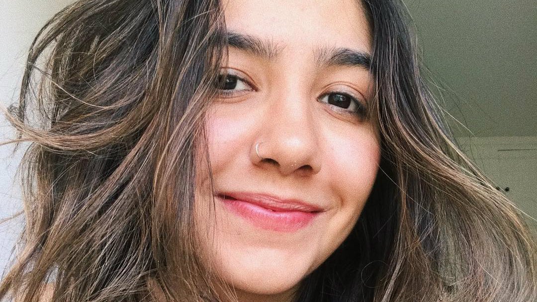 Ana Caetano, do duo ‘Anavitória’, posta click raro de biquíni nas redes ...