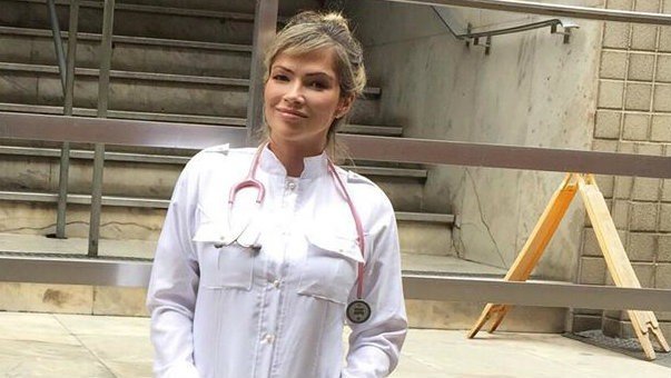 Ex-BBB Fani Pacheco dá novo passo em sua formação em Medicina - ISTOÉ ...