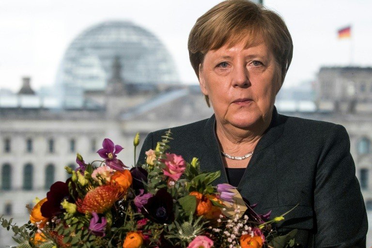 Preso entre os extremos, partido de Merkel mergulha numa crise - ISTOÉ ...