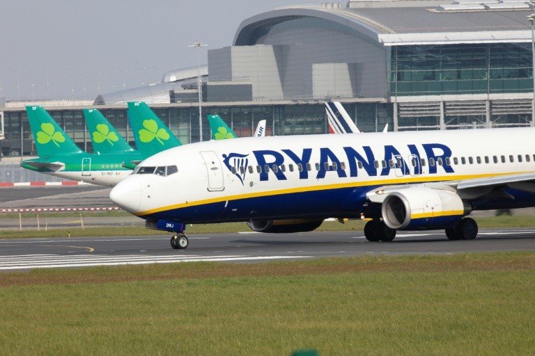 Ryanair cortará até 3.000 postos de trabalho para ‘sobreviver’ ao ...