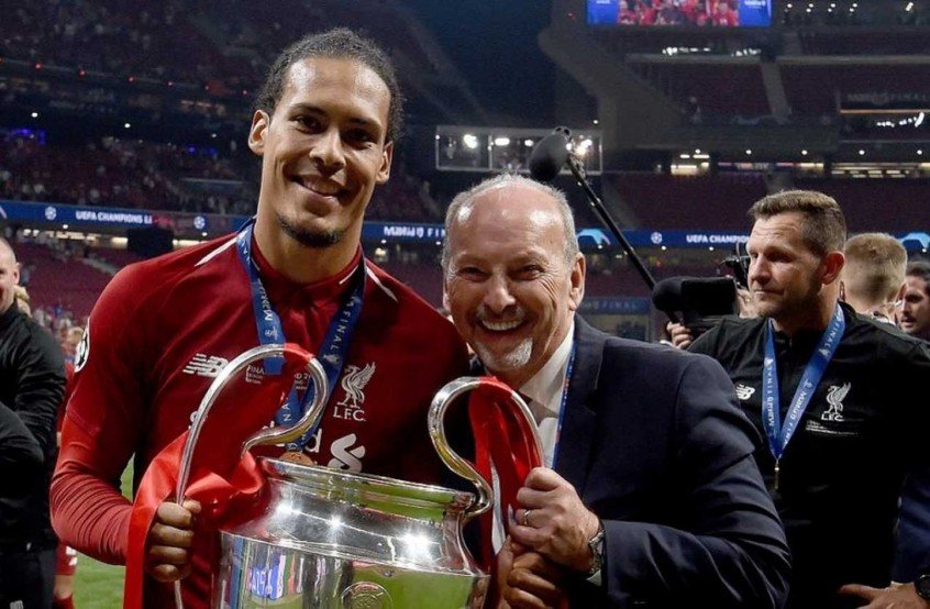 Com belo currículo, Moore deixará o Liverpool, que trocará de CEO ...