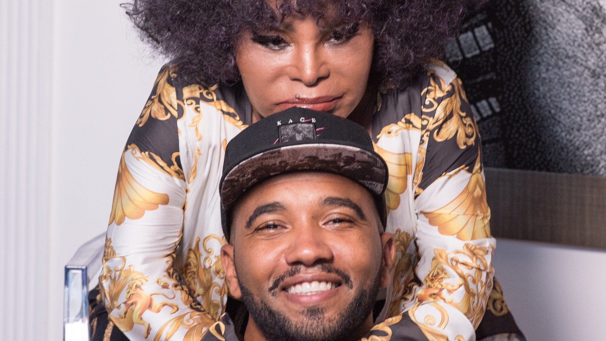 Elza Soares faz live com rapper Flávio Renegado - ISTOÉ Independente