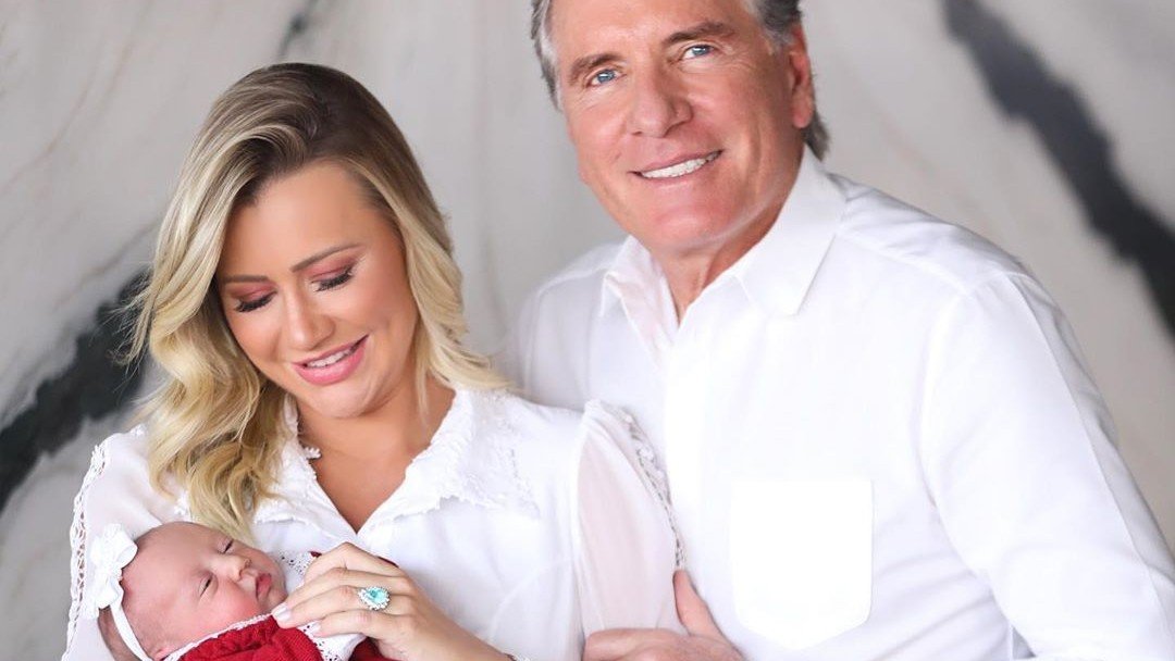 Filha de 2 meses de Roberto Justus usa biquíni de quase R$ 1 mil ...