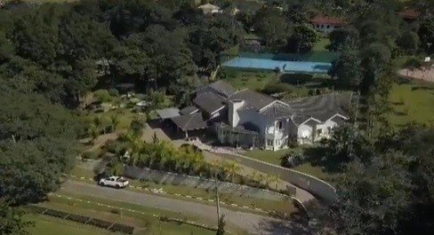 Casa de Rick, da dupla com Renner, está à venda por R$ 11,9 milhões ...