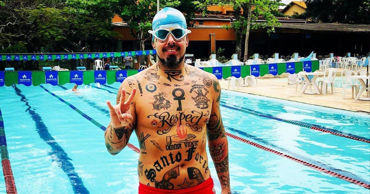 Tico Santa Cruz posa de sunga e exibe corpo todo tatuado - ISTOÉ ...