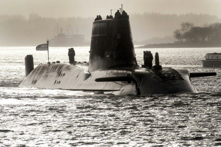 Londres aumenta teto de seu arsenal nuclear pela primeira vez em ...