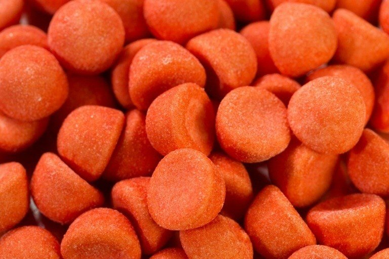 Polícia francesa confunde bala de morango com drogas sintéticas - ISTOÉ ...