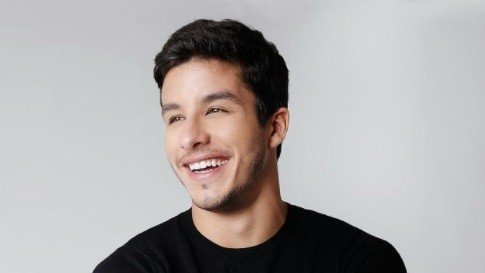 Ricky Tavares nega rumores de romance com Bruna Marquezine - ISTOÉ ...