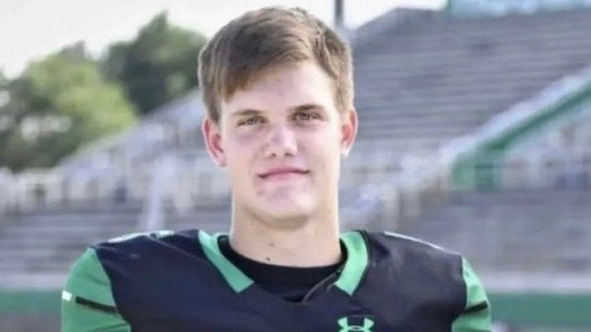 Morre aos 18 anos Robbie Roper, promessa do futebol americano - ISTOÉ ...