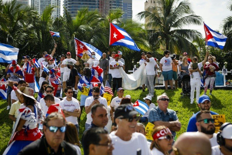 Cubanos de Miami superam limites do embargo para enviar mercadorias à ...
