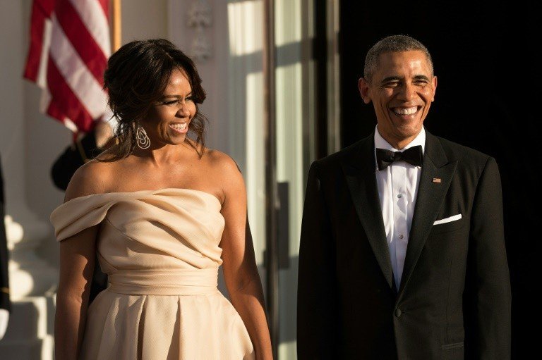 Barack E Michelle Obama Voltam à Casa Branca Para Revelar Retratos
