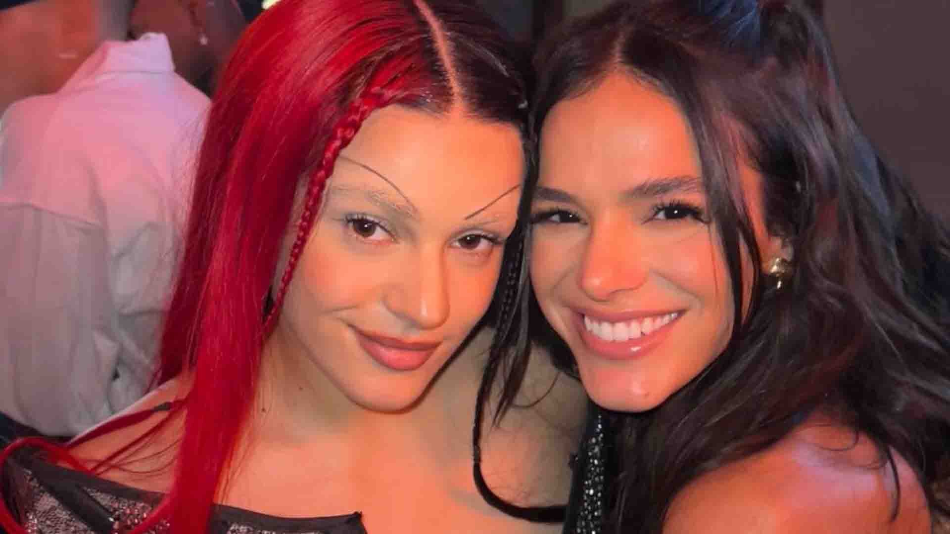 Bruna Marquezine Se Emociona Ao Conhecer A Cantora Rosalía IstoÉ