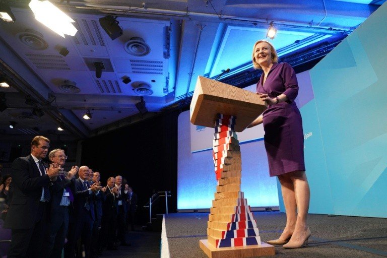 Grande admiradora de Margaret Thatcher, Liz Truss quer seguir seus ...