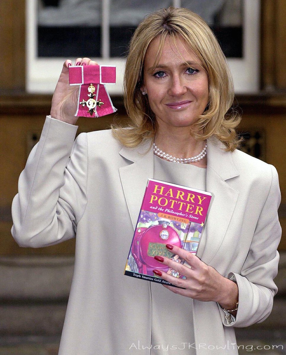 Rainha Elizabeth condecorou inúmeros artistas ao longo da vida; veja lista - ISTOÉ Independente