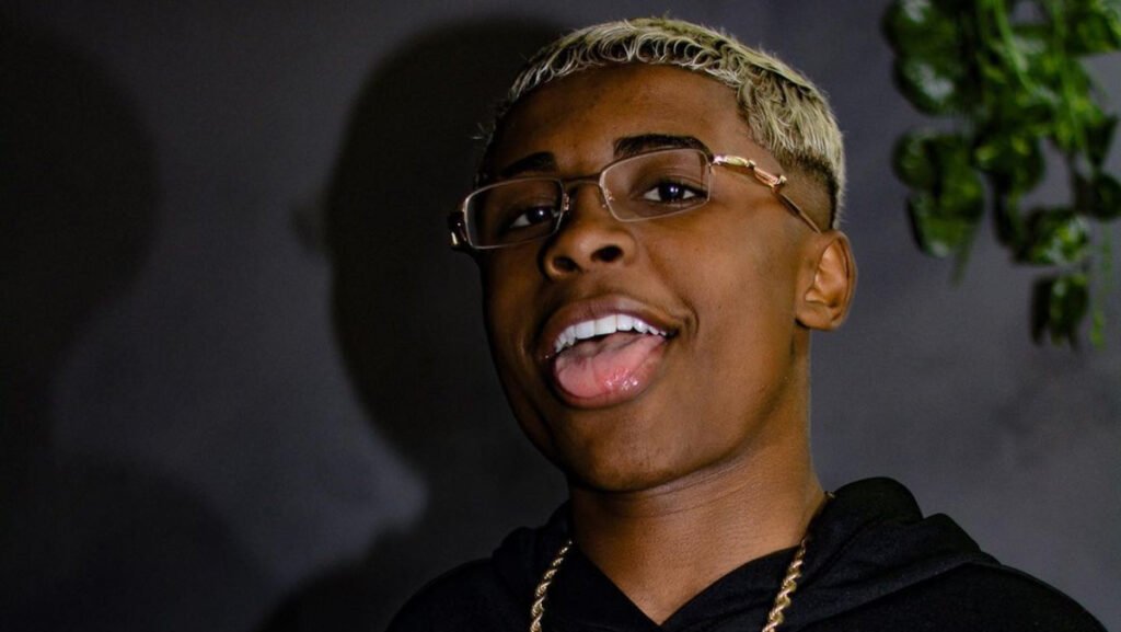 MC Meno K aparece em vídeo pela primeira vez após ter sido baleado no ...