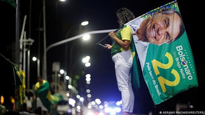 Avanço bolsonarista surpreende imprensa europeia - ISTOÉ Independente