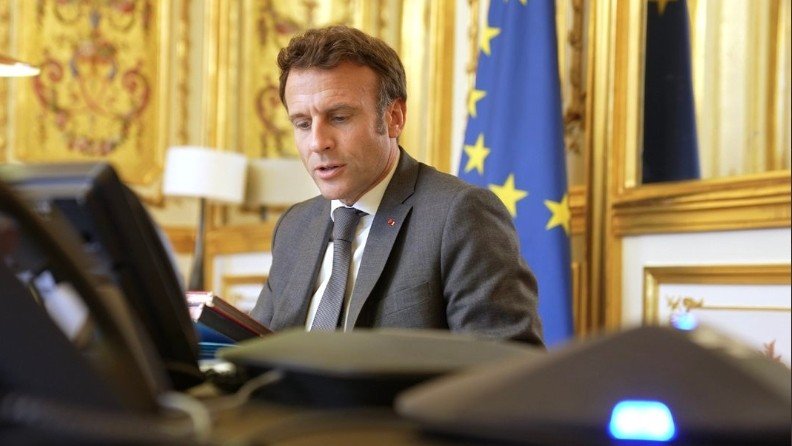 Vídeo: Macron felicita Lula por telefone: ‘Notícia formidável’ - ISTOÉ ...