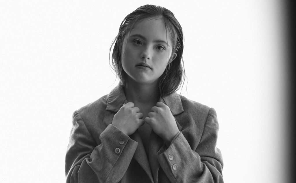 Conheça Maju de Araújo, a modelo brasileira com síndrome de Down que ...