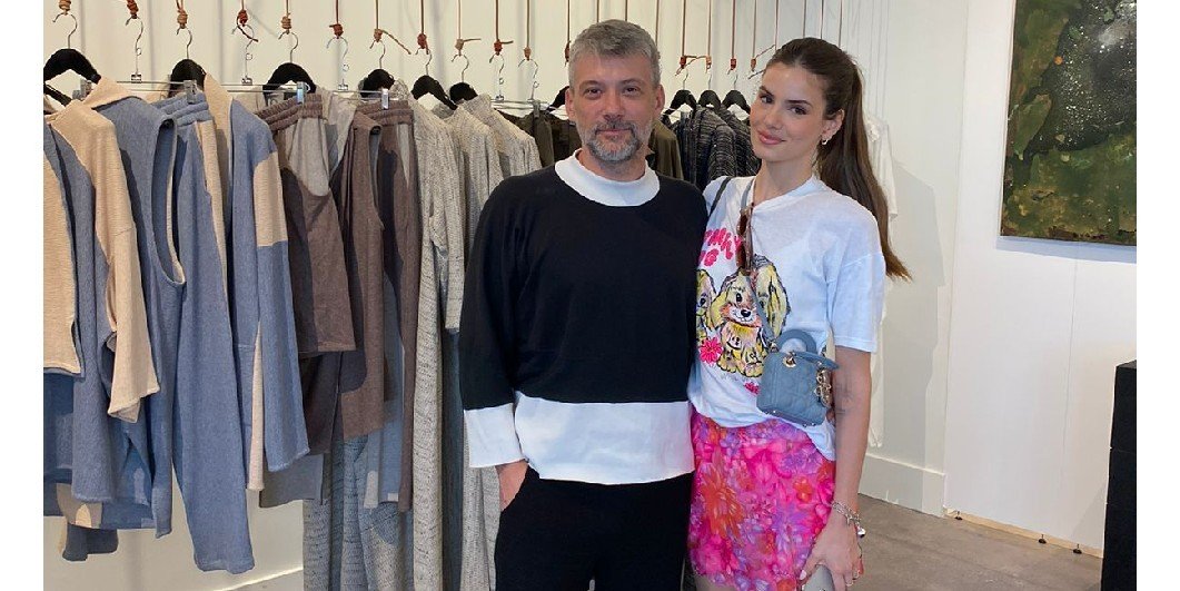 Atriz Camila Queiroz prestigia artista plástico brasileiro em exposição ...