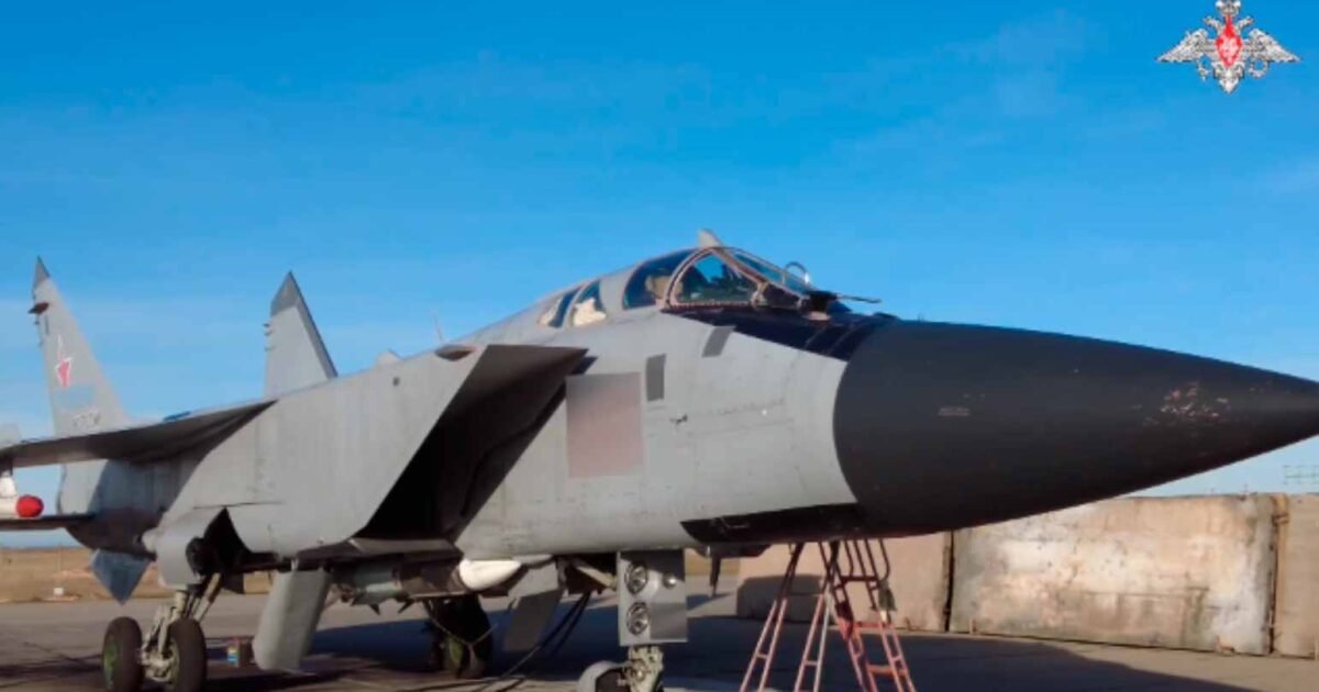 Vídeo mostra o trabalho da tripulação do MiG-31, o mais veloz caça na ...