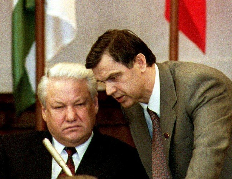 Morre Ruslan Khasbulatov, último presidente do Soviete Supremo da ...