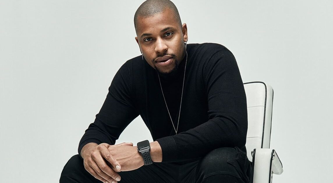 Ex-backing vocal de Thiaguinho, Erick Jordan faz abertura do show de ...