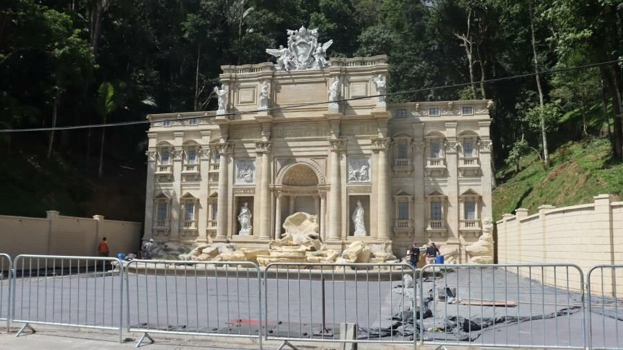 Cidade do interior de São Paulo faz réplica da Fontana di Trevi - ISTOÉ ...