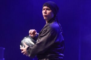 Marco Luque volta aos palcos de São Paulo com nova performance - ISTOÉ ...