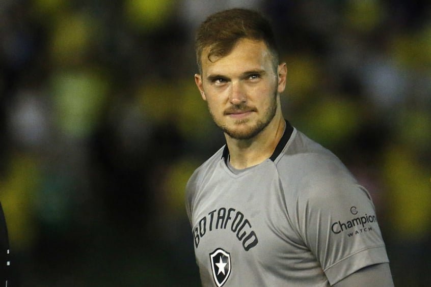 Lucas Perri, do Botafogo, revela admiração por goleiro europeu e ...