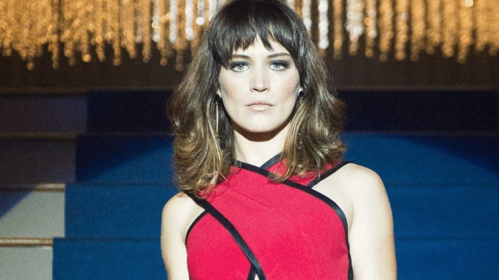 Afastada das telas, Bianca Bin surpreende ao aparecer ruiva nas redes ...