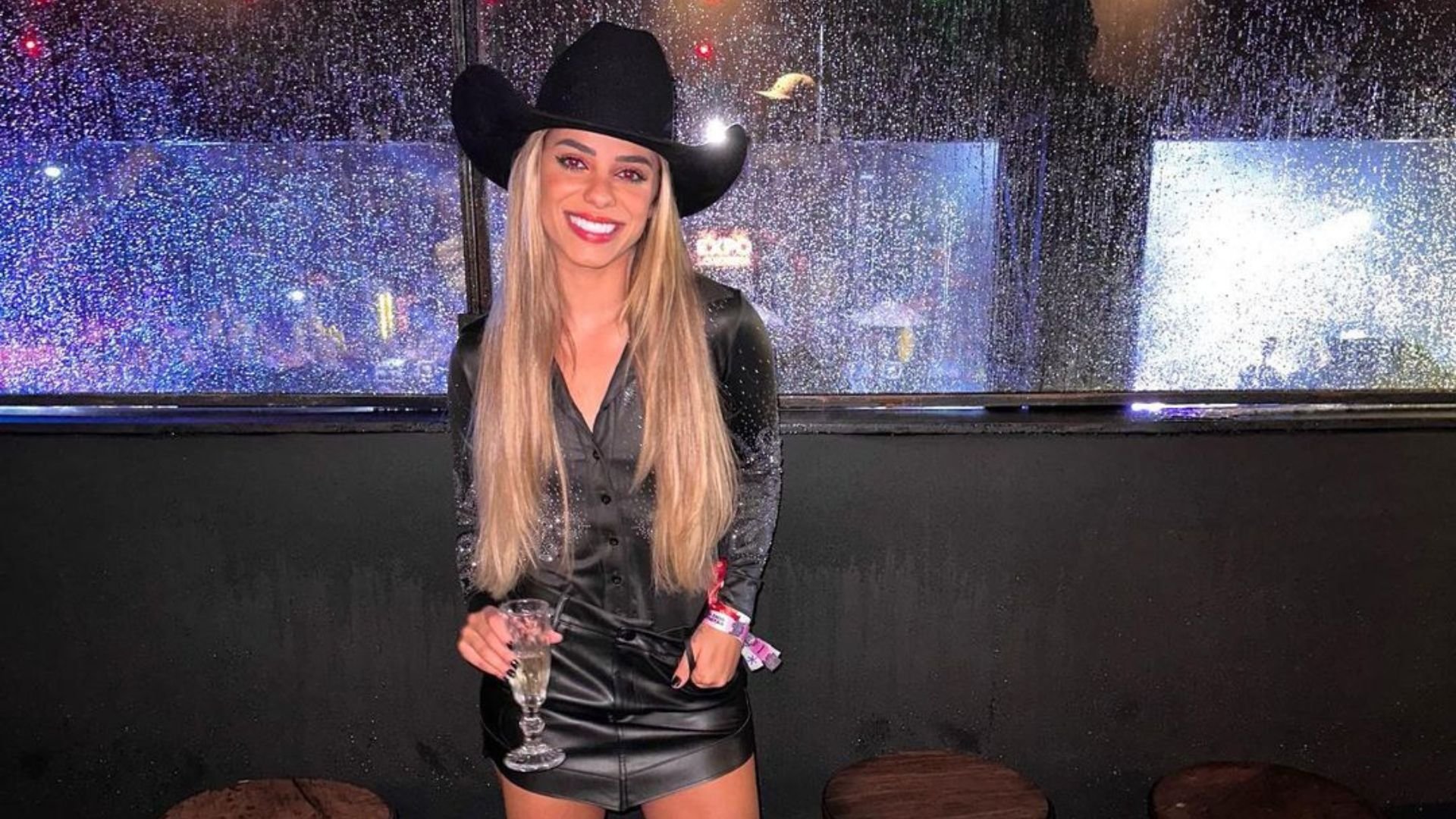 Indireta para o ex? Key Alves posa de chapéu de cowboy e recebe elogios ...