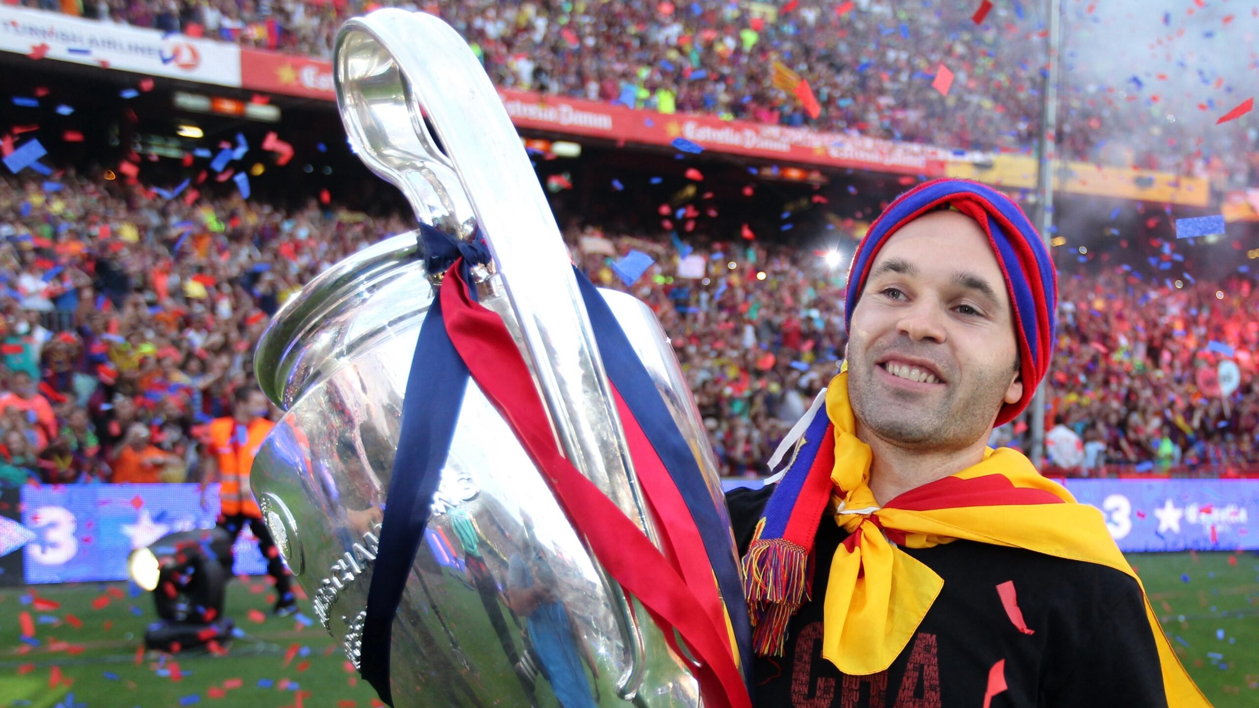 Iniesta completa 39 anos: relembre títulos marcantes do jogador - ISTOÉ ...