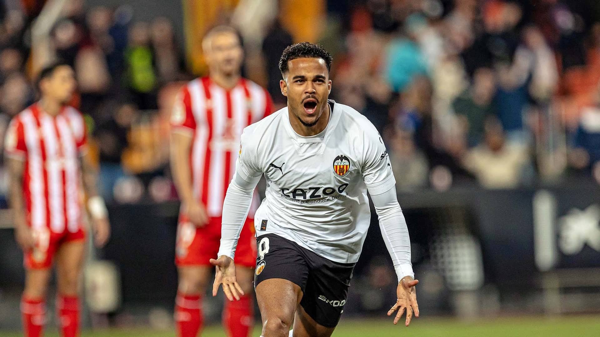 Namorada de jogador do Valencia é agredida durante invasão; entenda ...