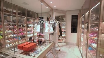 Flávia Pavanelli apresenta sua mansão com closet milionário e bolsa de ...