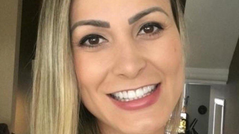 Vídeo: Andressa Urach sensualiza com look de ‘Barbie’ durante viagem