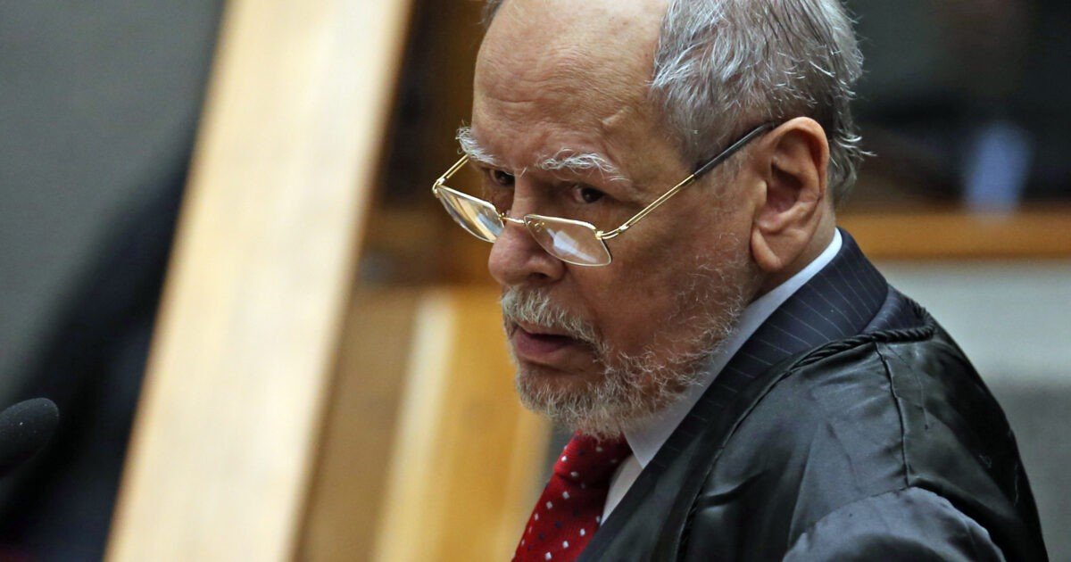 Sepúlveda Pertence, ex-ministro do STF, morre em Brasília Sepúlveda Pertence, ex-ministro do STF, morre em Brasília