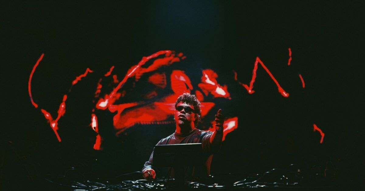 Victor Lou prepara set inédito para show gratuito na Rocinha - ISTOÉ ...