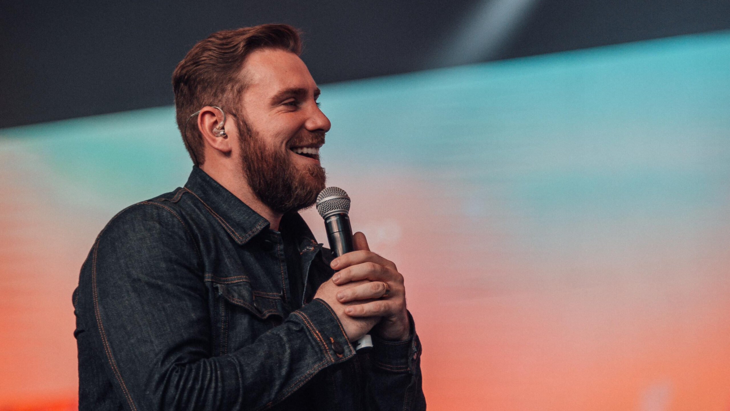 André Fernandes anuncia turnê em vários regiões do Brasil - ISTOÉ ...