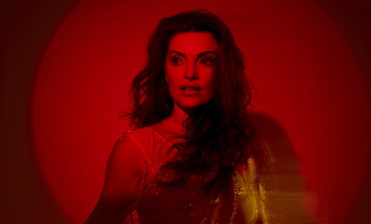 Atriz e cantora Mayana Neiva lança primeiro álbum, ‘Tá Tudo Aqui Dentro ...