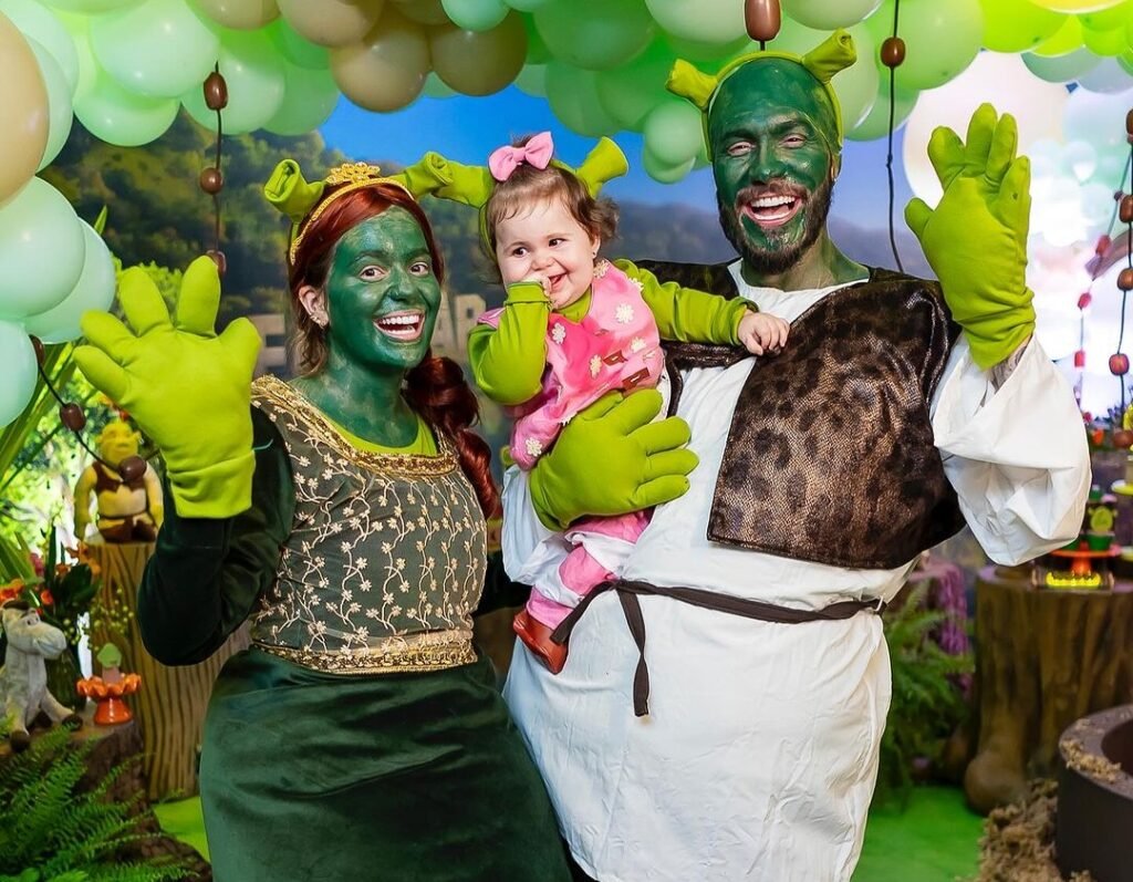 Festa no estilo festival e mêsversários exagerados: o 1º ano de Lua, filha de Viih Tube e Eli ...