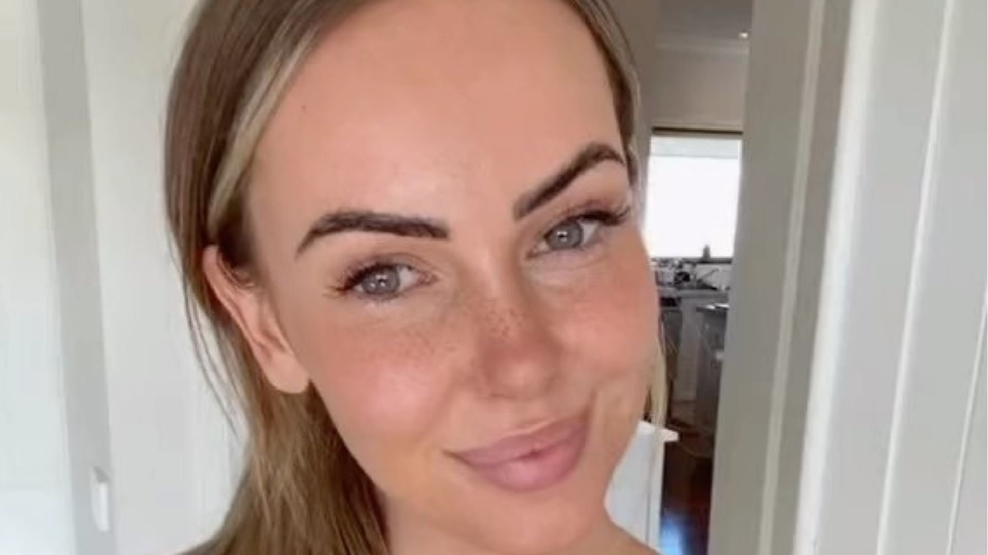 Influenciadora que divide o marido com 35 mulheres rebate críticas: ‘Estou obcecada’ - ISTOÉ ...