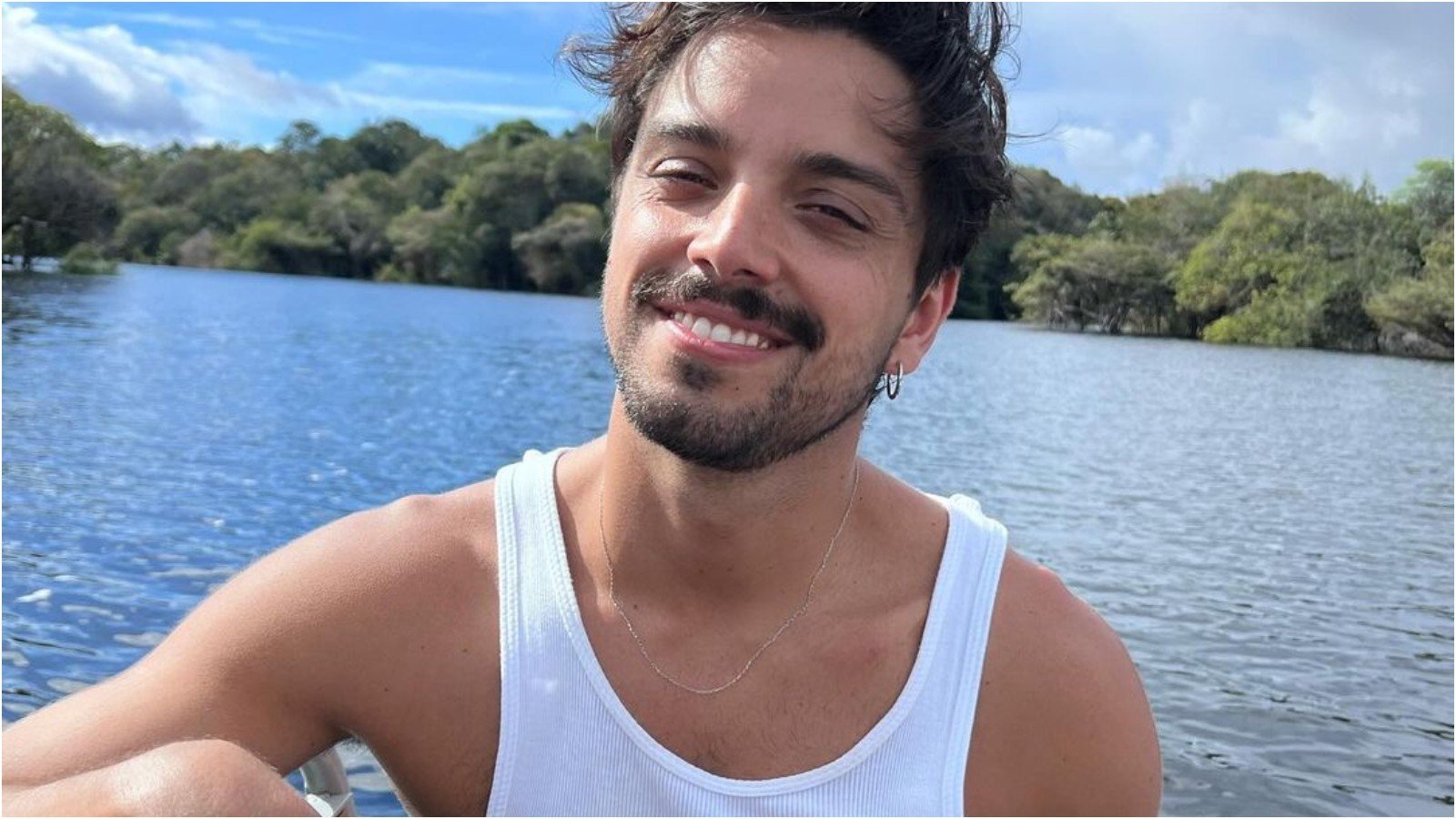 Rodrigo Simas desabafa sobre revelar ser bissexual: ‘Me aproprio de mim ...