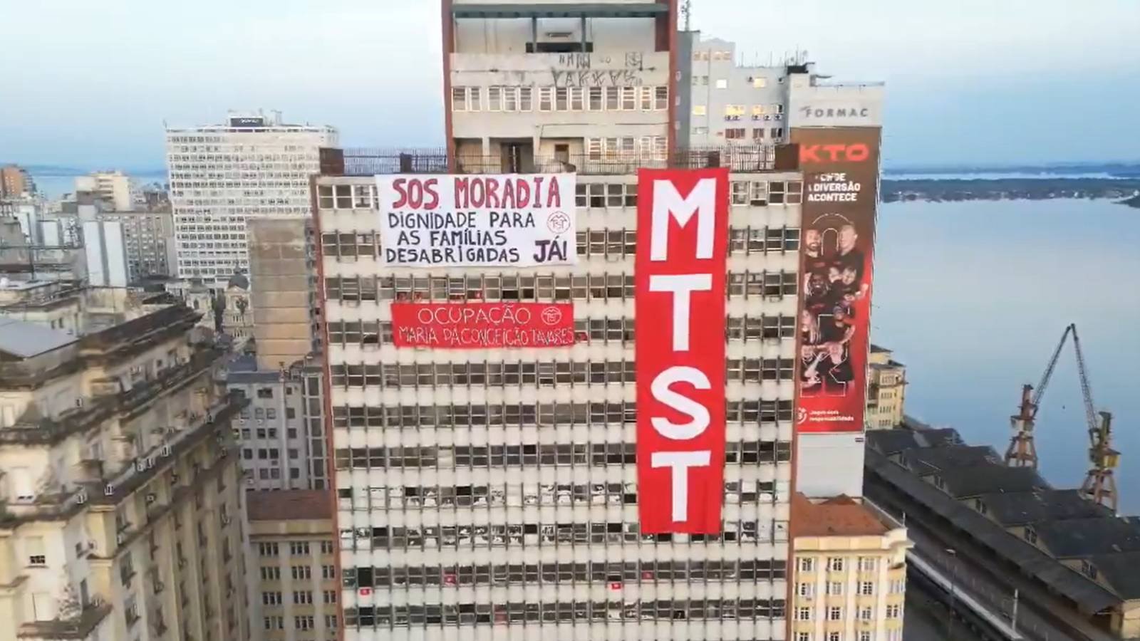 MTST invade prédio do INSS em Porto Alegre em apoio a desabrigados ...