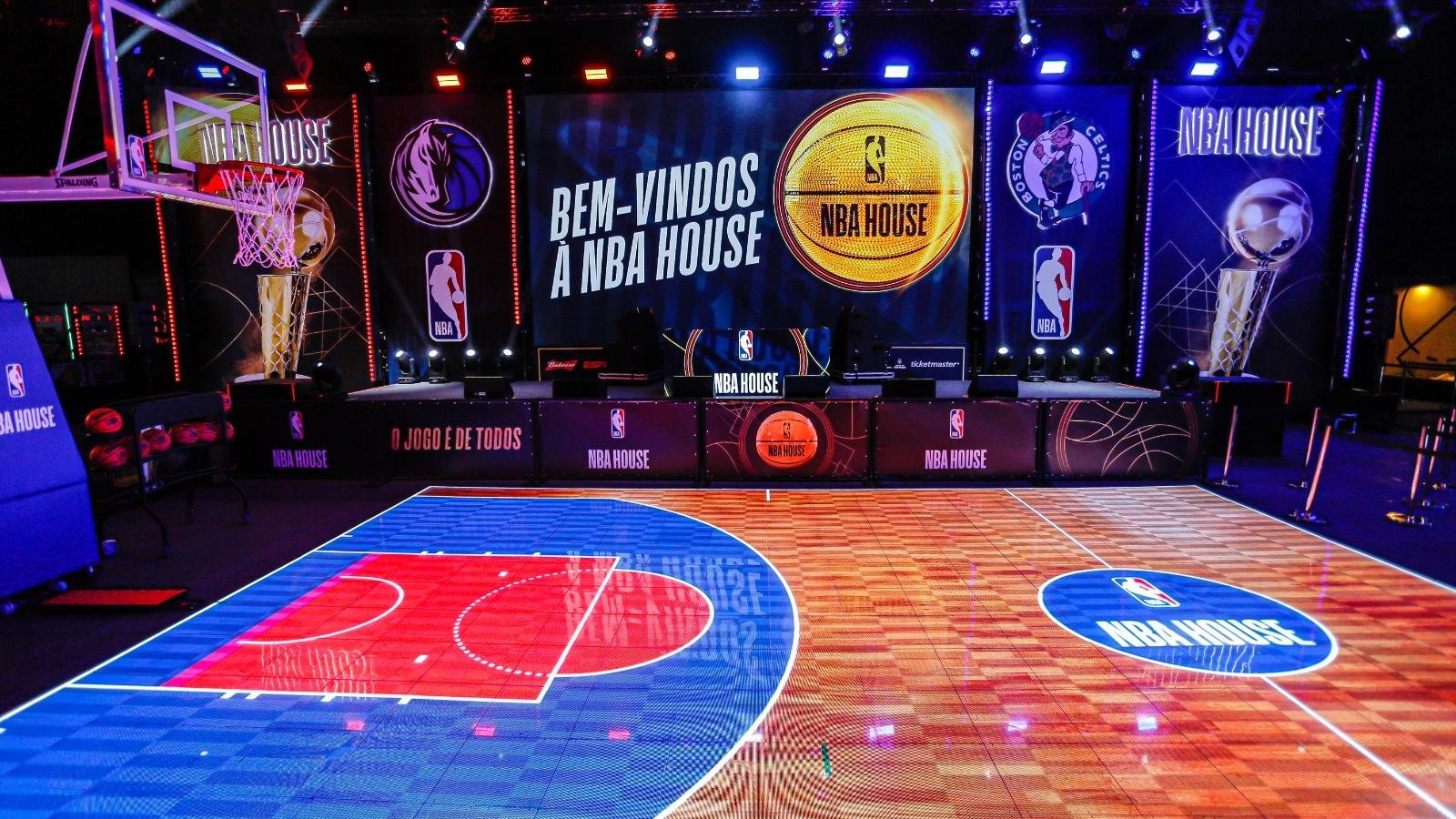 Maior e com mais atrações exclusivas para os fãs, NBA House é ...