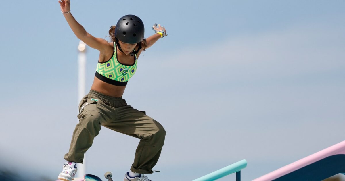 Rayssa Leal faz história, recebe a maior nota do skate olímpico e agita as redes sociais - ISTOÉ ...