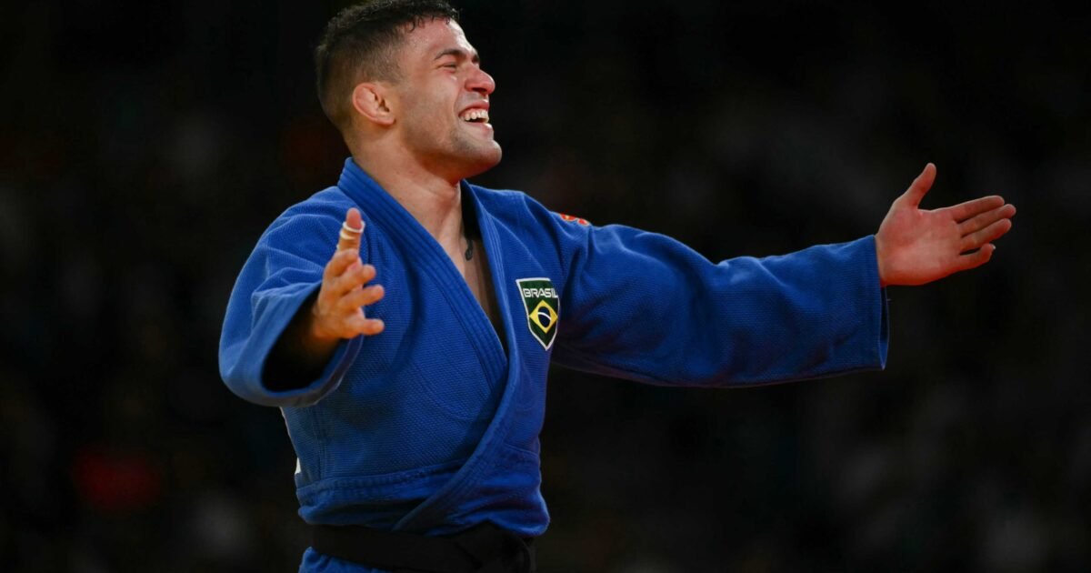 William Lima vence semi no judô e garante medalha para o Brasil em Paris 2024 - ISTOÉ Independente