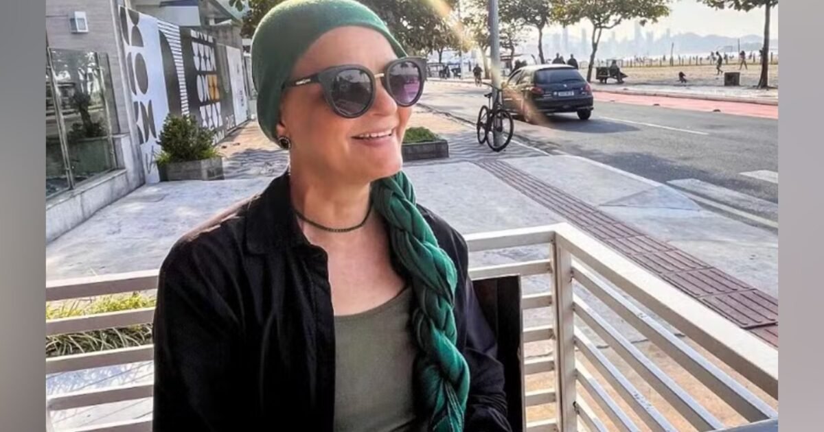 Mulher descobre câncer após encontrar nódulo na axila em consequência ...