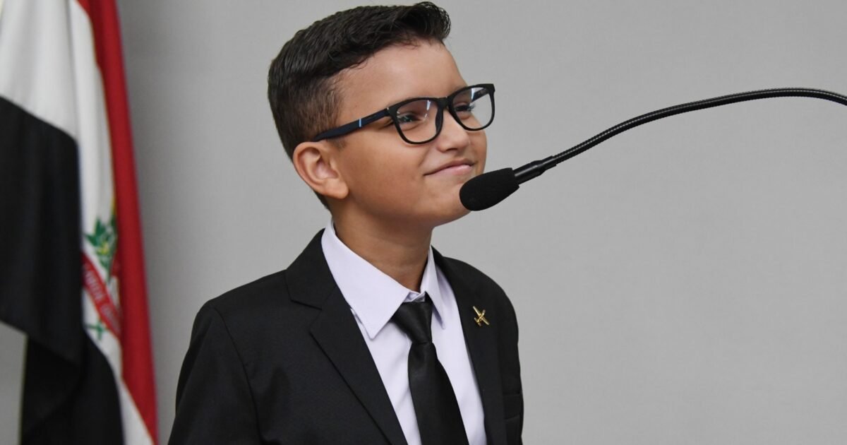 Conheça menino de nove anos com espectro autista aprovado em vestibular ...