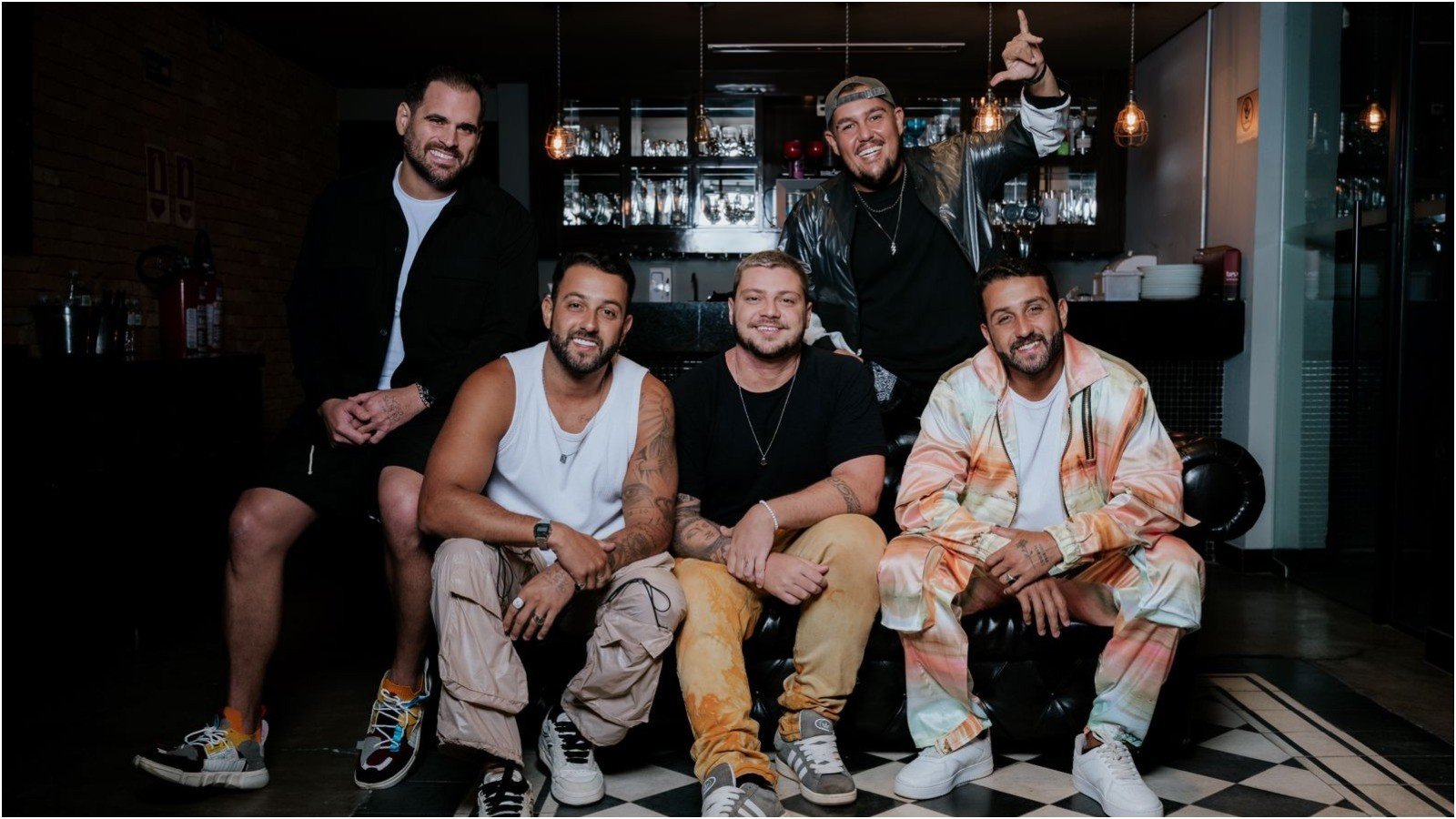 Grupo Vou Zuar recria alguns de seus maiores sucessos em novo ...